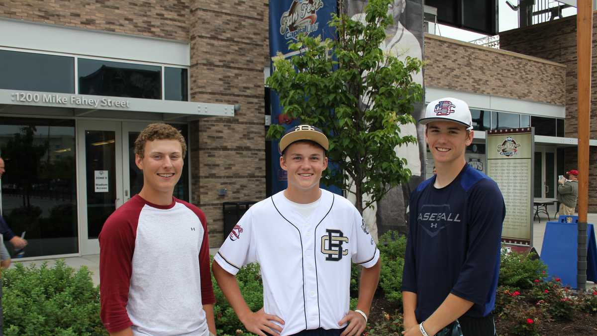 CWS fans pour in for Friday's practices, activities