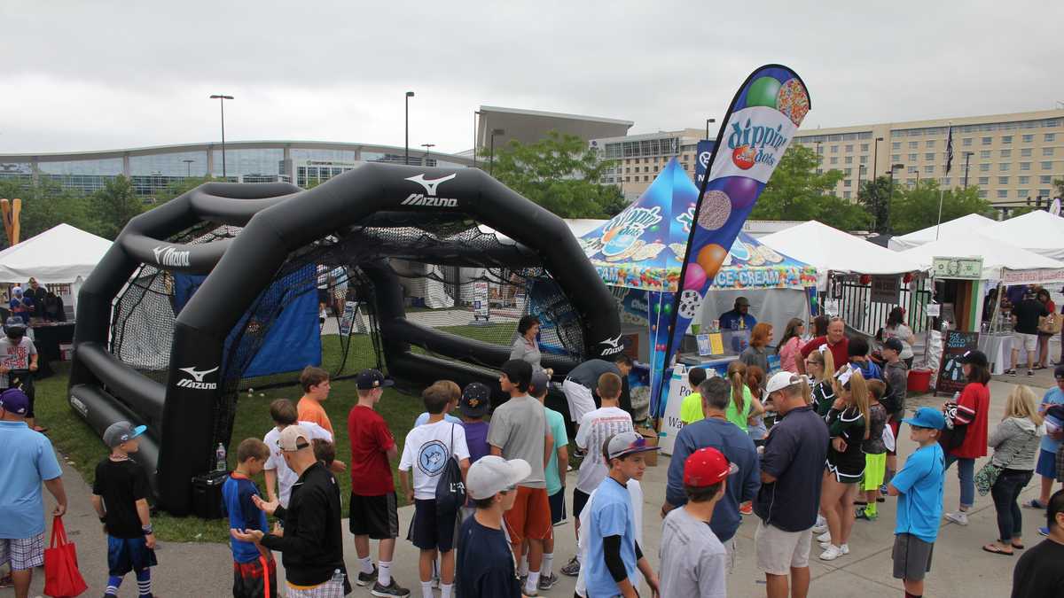 CWS fans pour in for Friday's practices, activities