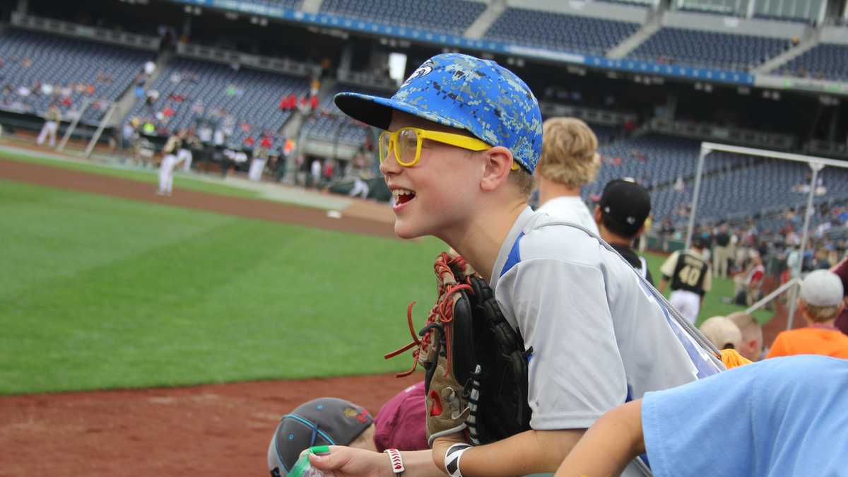 CWS fans pour in for Friday's practices, activities