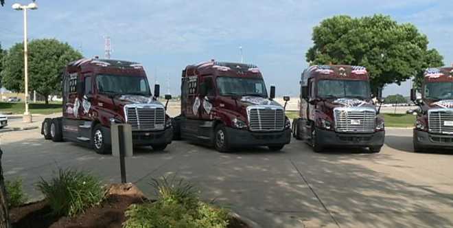 Hunt Transportation shows off new patriotic big rigs