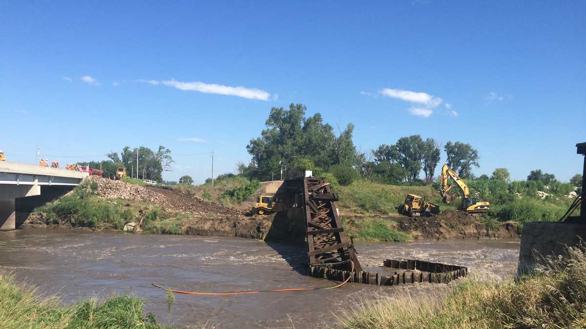 PHOTOS: Railroad bridge collapses near Little Sioux, Iowa