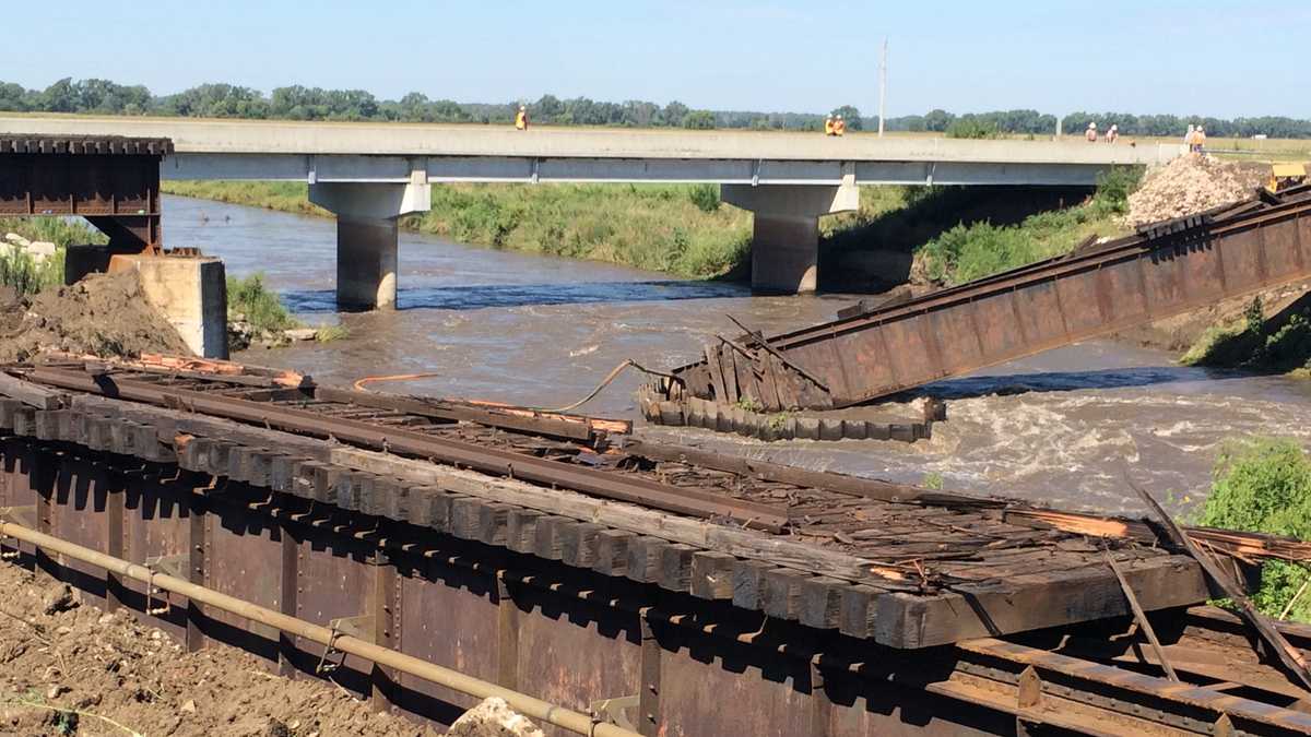 PHOTOS: Railroad bridge collapses near Little Sioux, Iowa