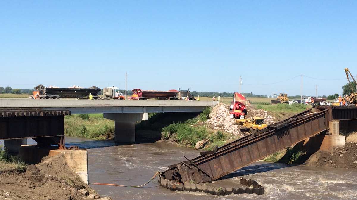 PHOTOS: Railroad bridge collapses near Little Sioux, Iowa
