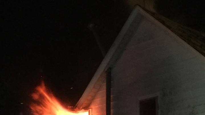 1 killed in southwest Iowa house fire
