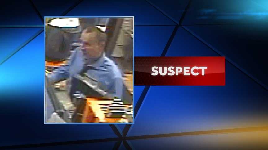 Police look for suspect in Iowa robbery