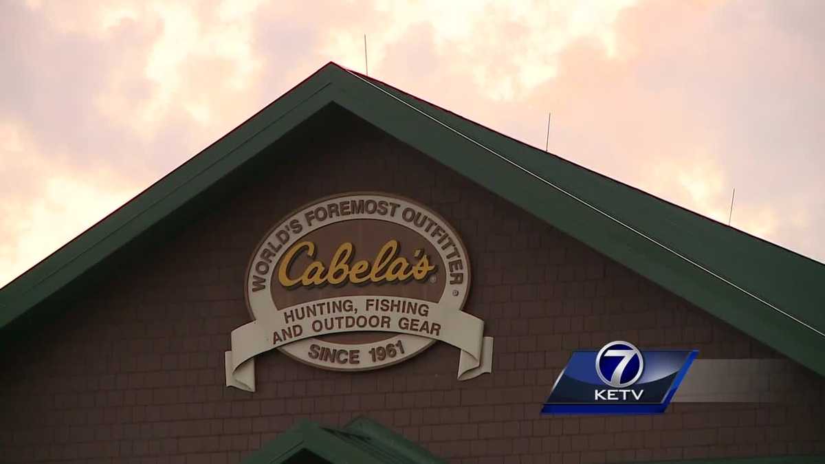 Bass Pro CEO talks to Cabela's workers about future
