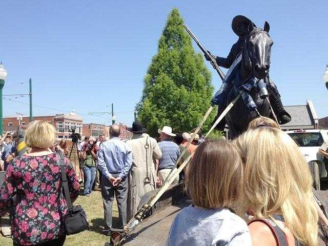 Bass Reeves Statue Arrives In Fort Smith