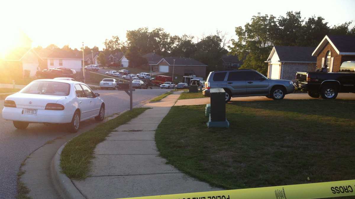 Warrant issued for Perry Davis in local woman's shooting death