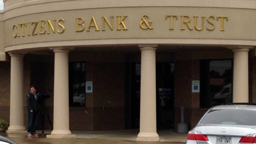 PHOTOS: Alma Bank Robbery