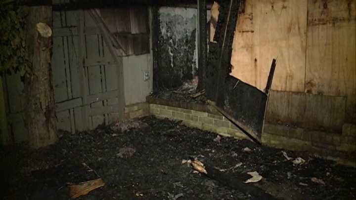 Fire burns abandoned building