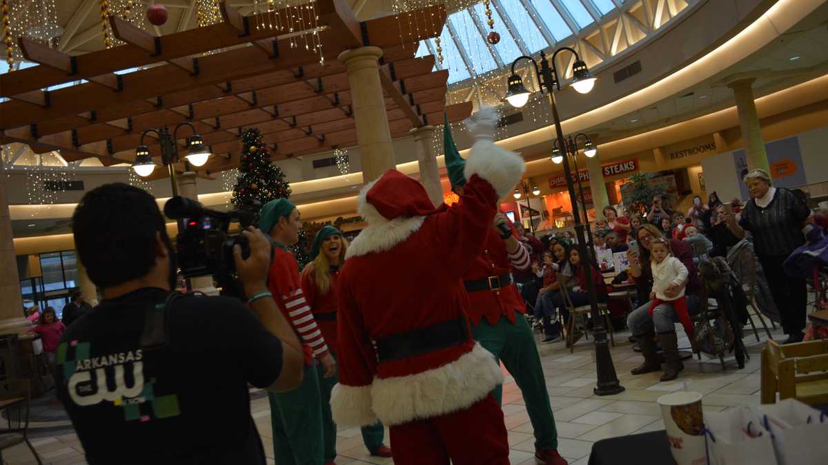 Santa Arrives at Central Mall