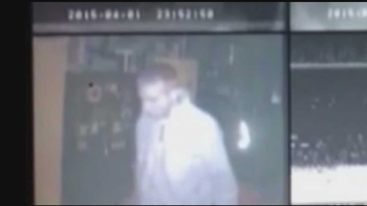 Cameras catch thief entering Rogers home