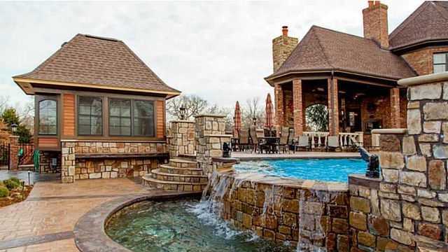 Mansion Mondays: Tour this Fort Smith gated estate