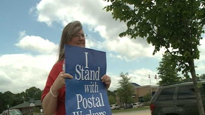 Unionized postal workers enter contract negotiations with USPS