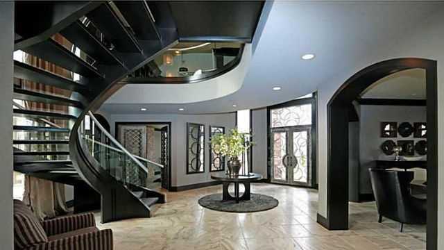 Mansion Mondays: Tour this mansion at Pinnacle Country Club