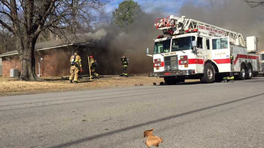 Man saves wife from burning home in Fort Smith