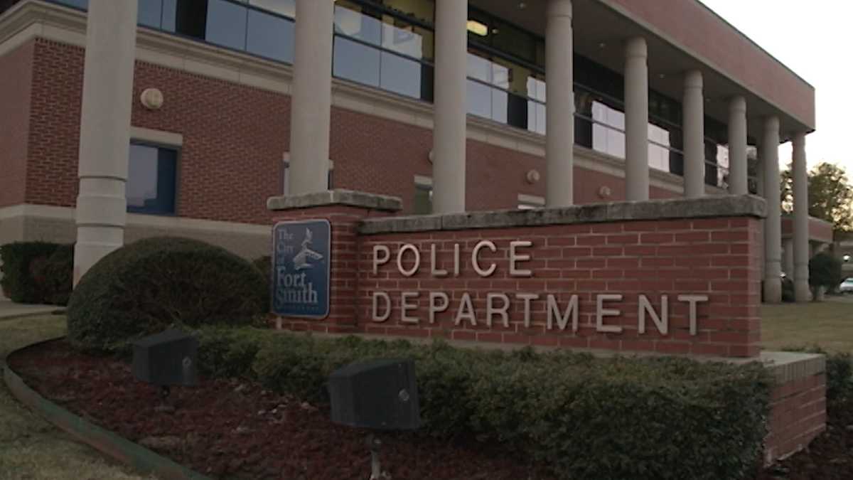 30 have applied for Fort Smith Police Chief job