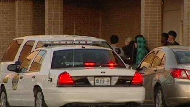 2 shoppers hurt in Independence mall shooting file lawsuit