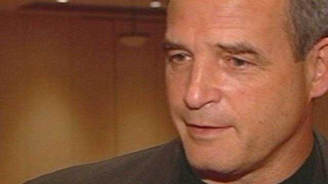 Missouri coach Pinkel finalizes divorce