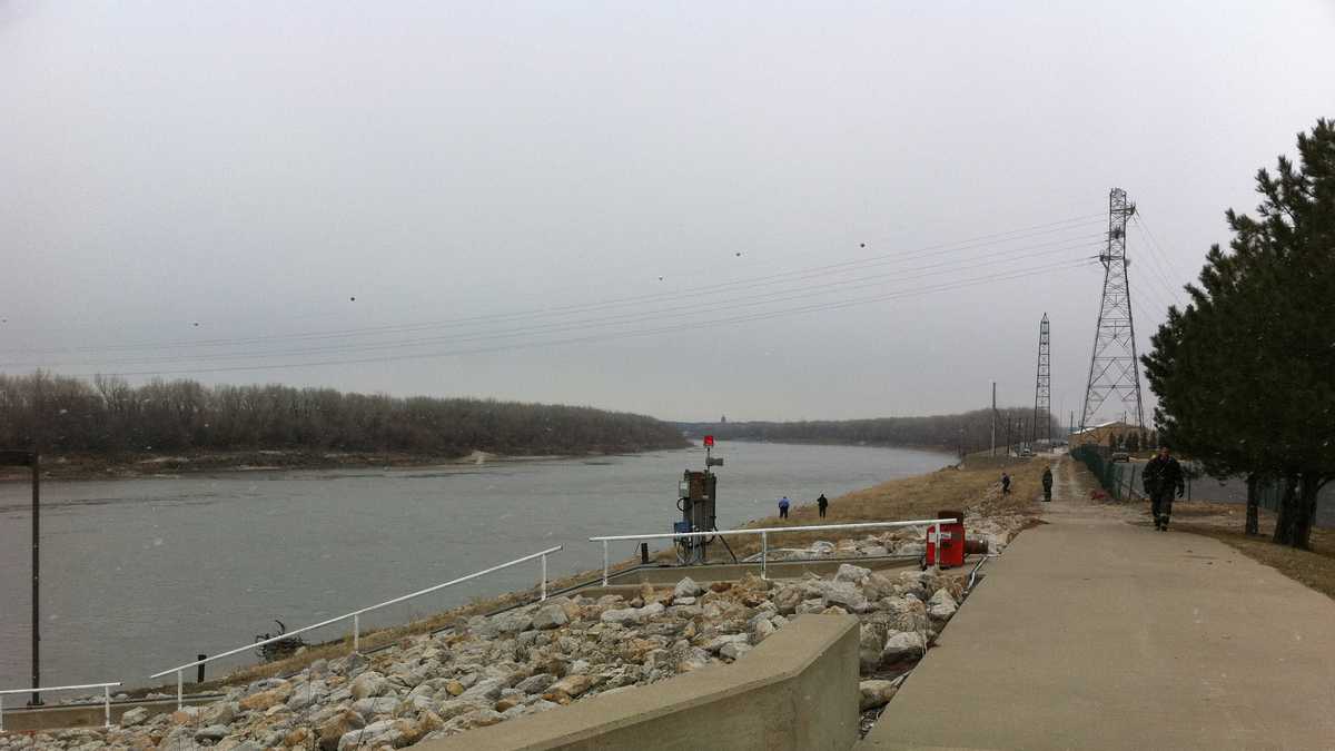 Images: Water rescue at Bond Bridge