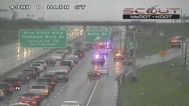 Crash in Grandview snarls traffic on I-49