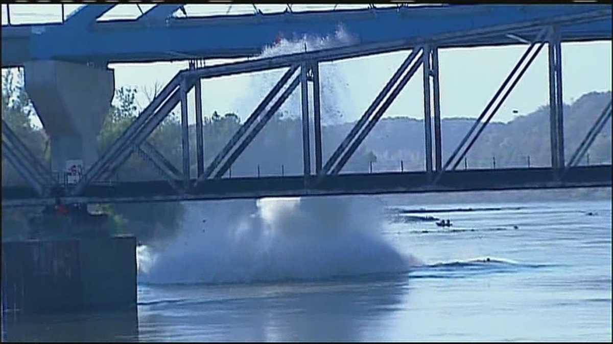 Images: Final Amelia Earhart bridge demolition explosion
