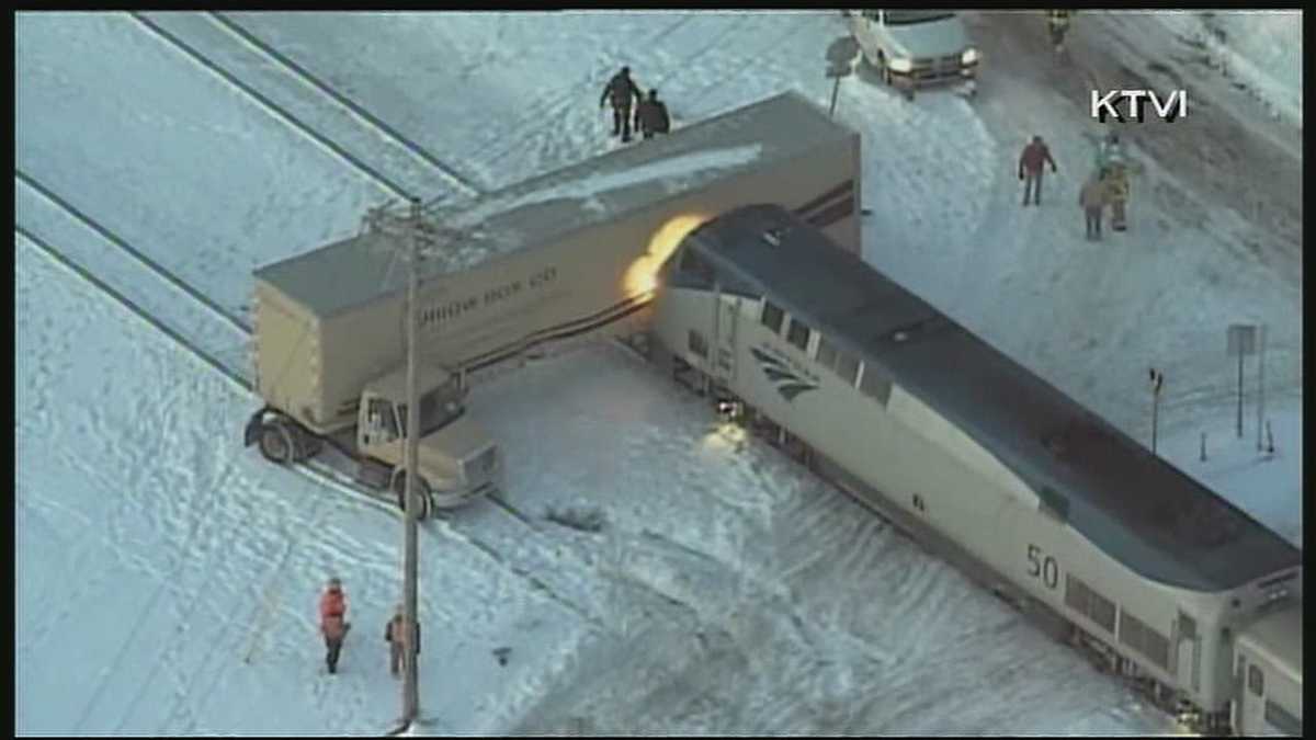 Amtrak train hits tractor-trailer in eastern Mo.