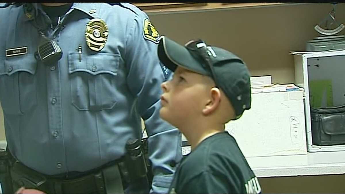 Boy with cancer gets memorable tour of Claycomo Police Department