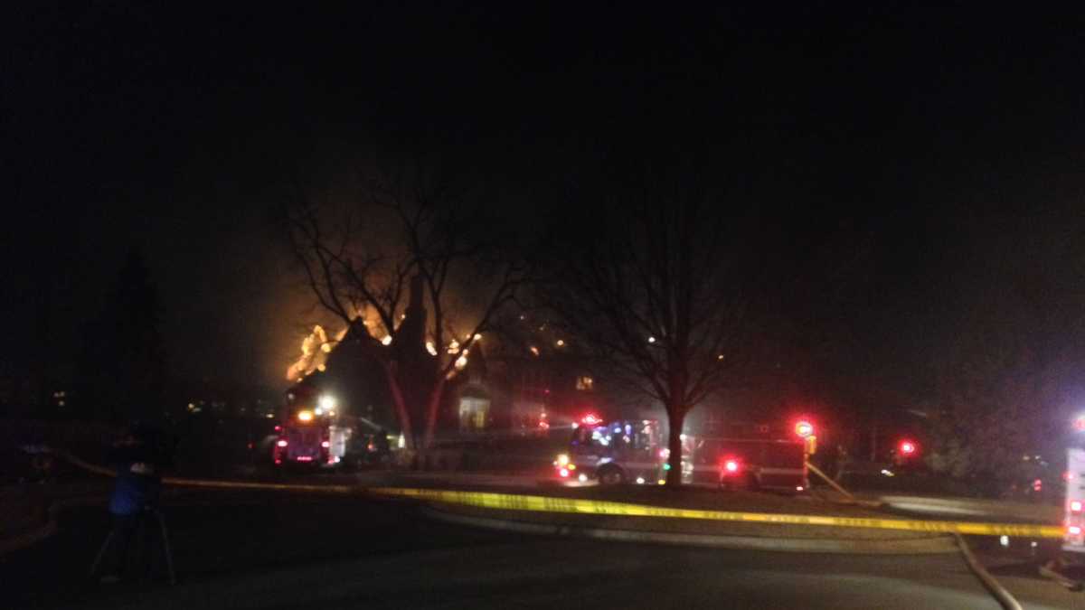 Fire destroys mansion in Briarcliff