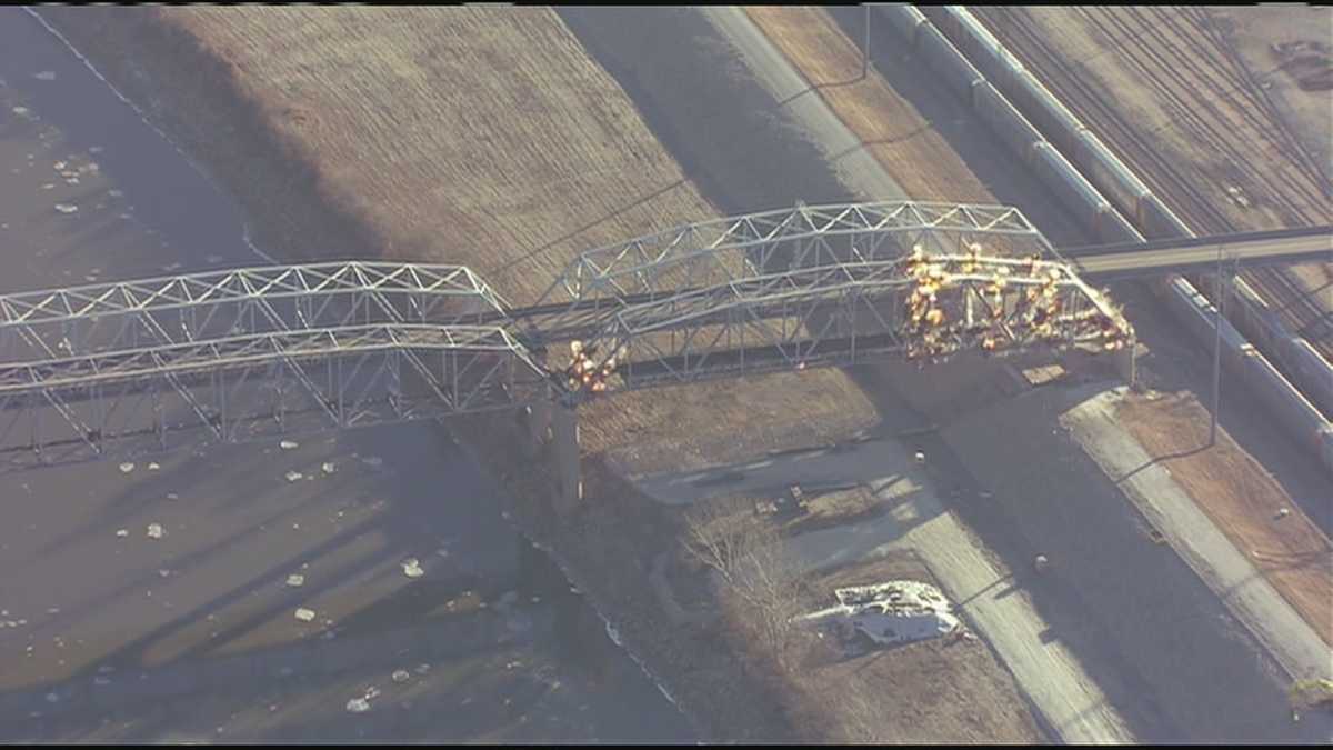 Crews demolish part of Fairfax Bridge