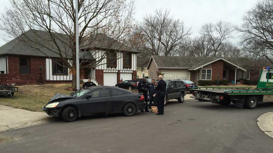 2 in custody after Overland Park bank robbed