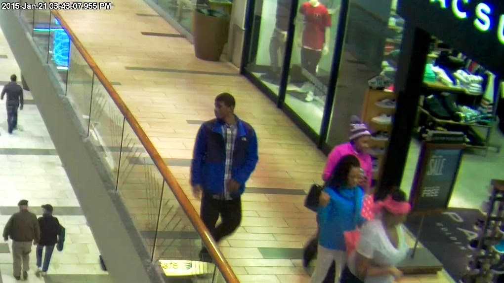 OP police release images of suspects in mall robbery