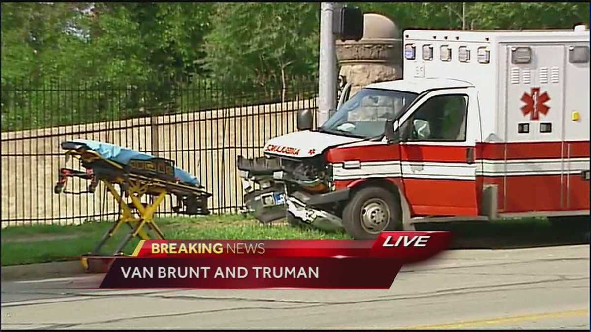 5 taken to hospital after KC ambulance crash