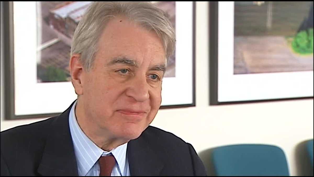 Government's health care CEO urges people to sign up