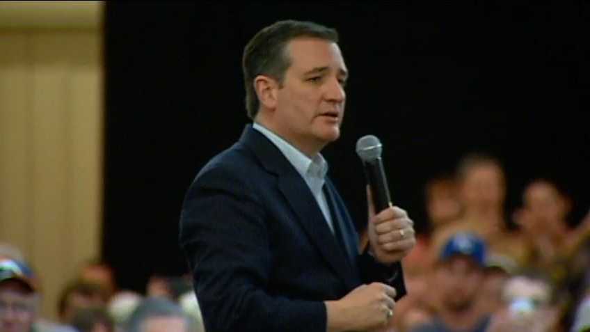 Landing gear issue forces Ted Cruz's plane to land at KCI Airport