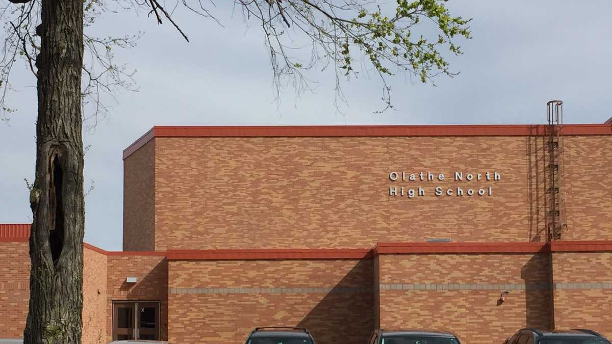 Police investigate after bomb threat made at Olathe North
