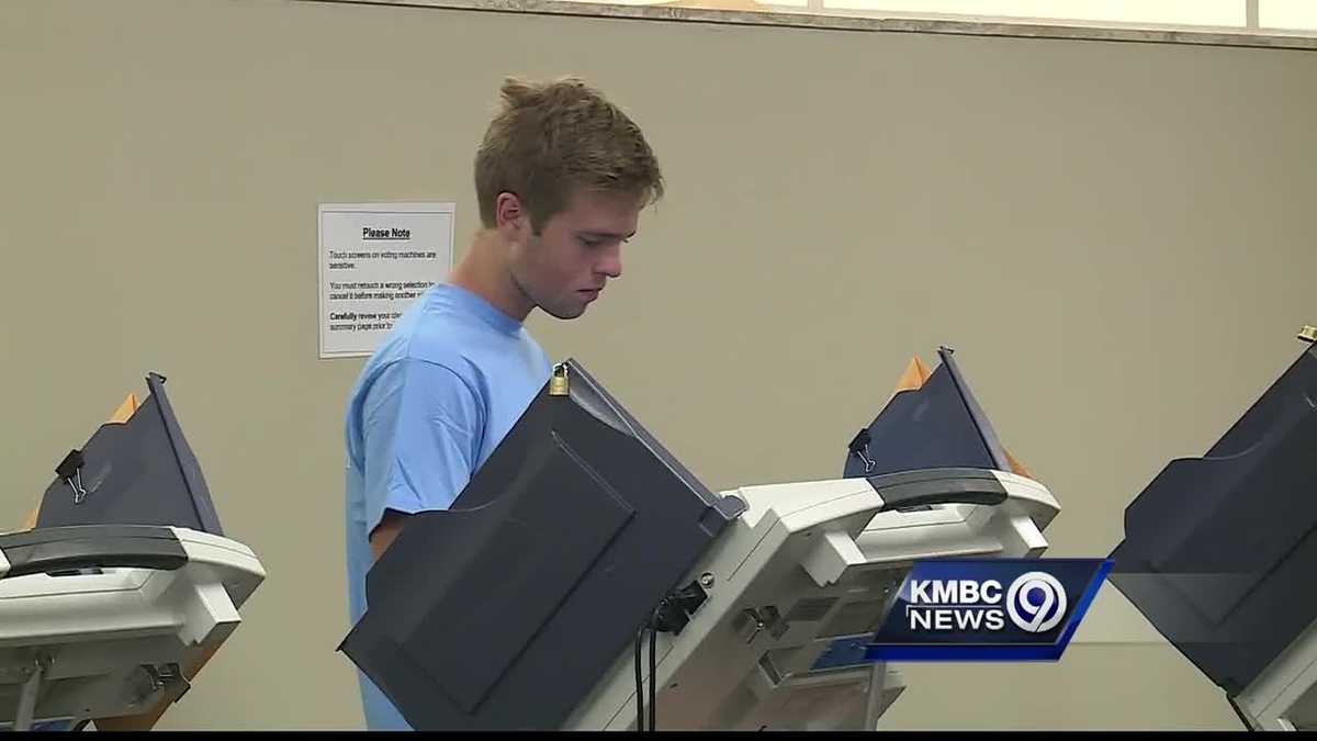 Judge suspends Kansas' two-tiered voting system