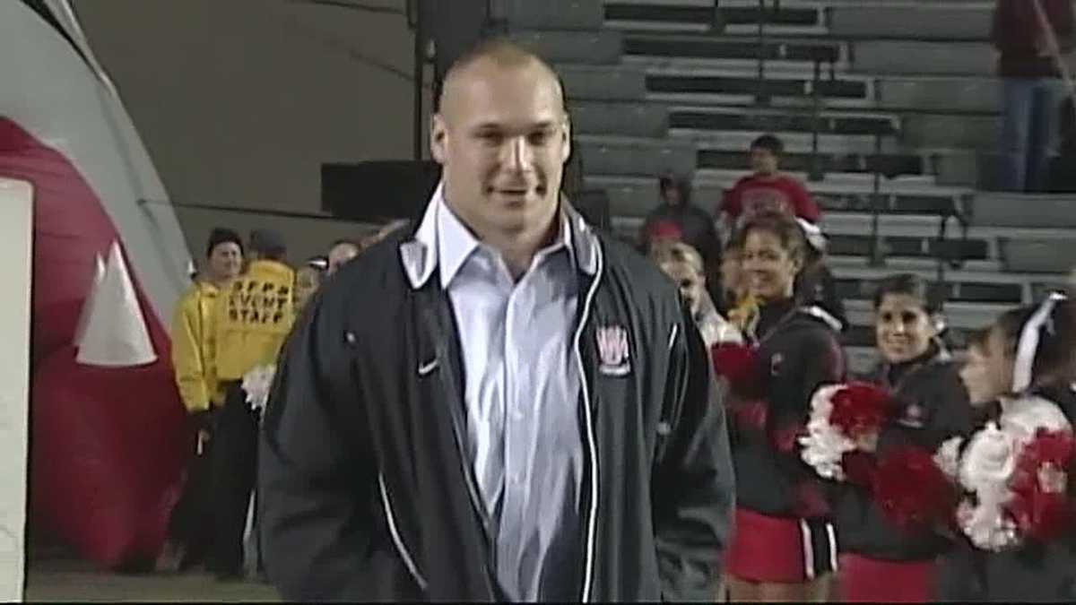 Urlacher's legacy will last on, off the field