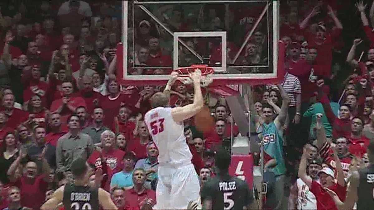 New Mexico Lobos back in Top 25