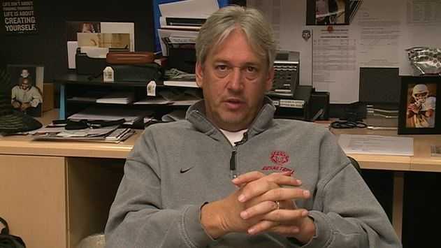 Report: USF may target Craig Neal as coach