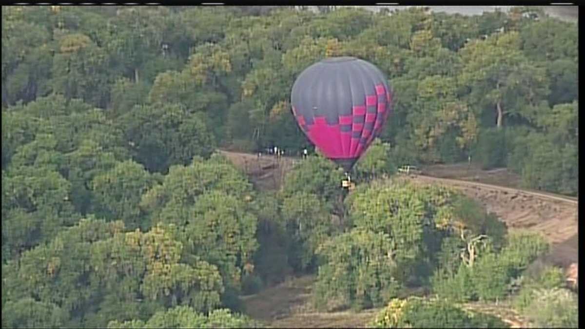 PHOTOS: Balloons fly on gloomy Friday morning