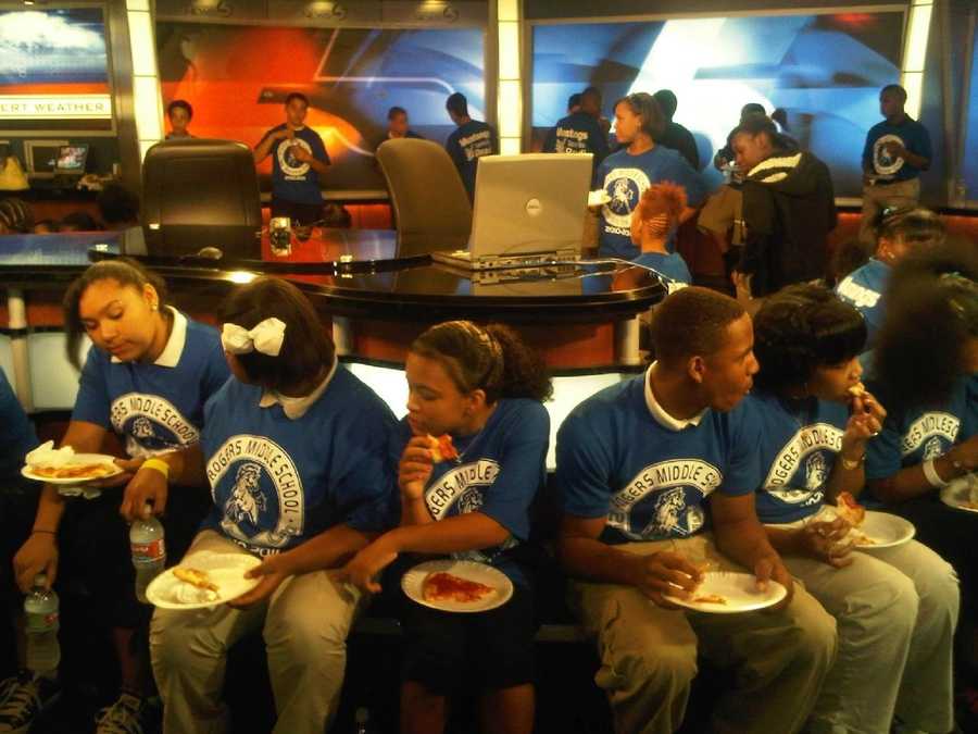 Photos: Rogers Middle School Students Tour KOCO-TV