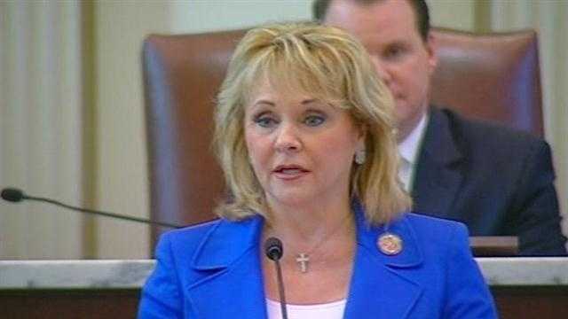 Fallin signs horse slaughter bill, will become law Nov. 1