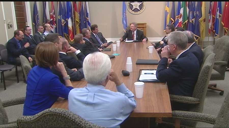 KOCO weather duo Damon Lane, Danielle Dozier visit State Capitol