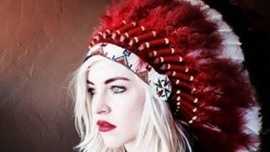 Gov. Fallin's daughter defends headdress photo