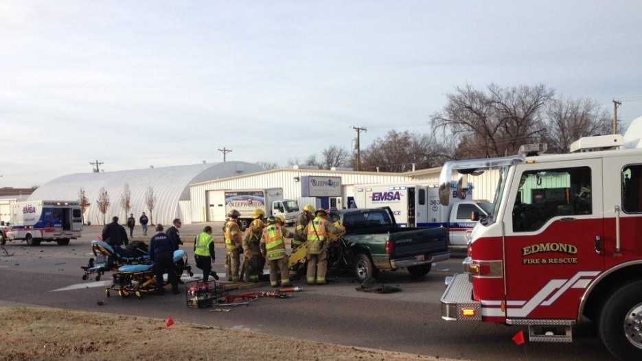 4 injured in Edmond wreck involving ambulance