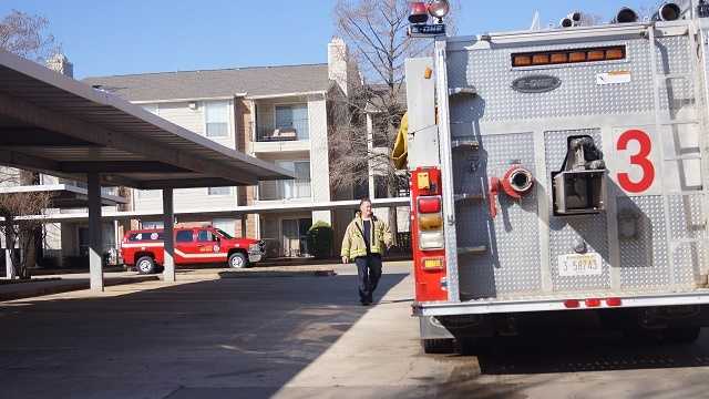 Crews respond to possible meth lab at northwest OKC apartments