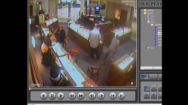 Bold thieves steal jewelry from Quail Springs Mall store