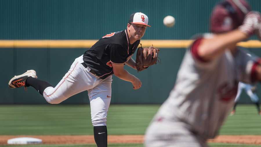 Oklahoma State clinches College World Series berth