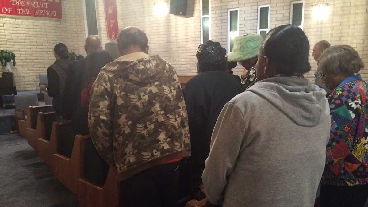 Two Monterey Peninsula churches team up to pray for community